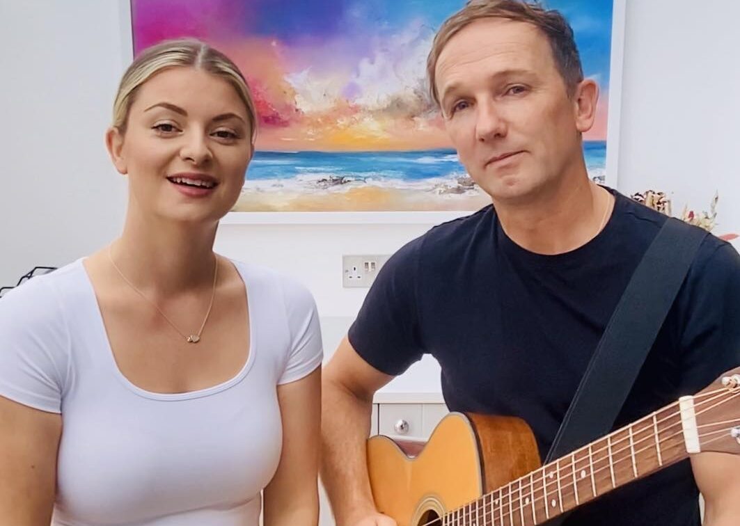 LIVE MUSIC: Gavin Wyatt & Chloe - Monkey Brewhouse